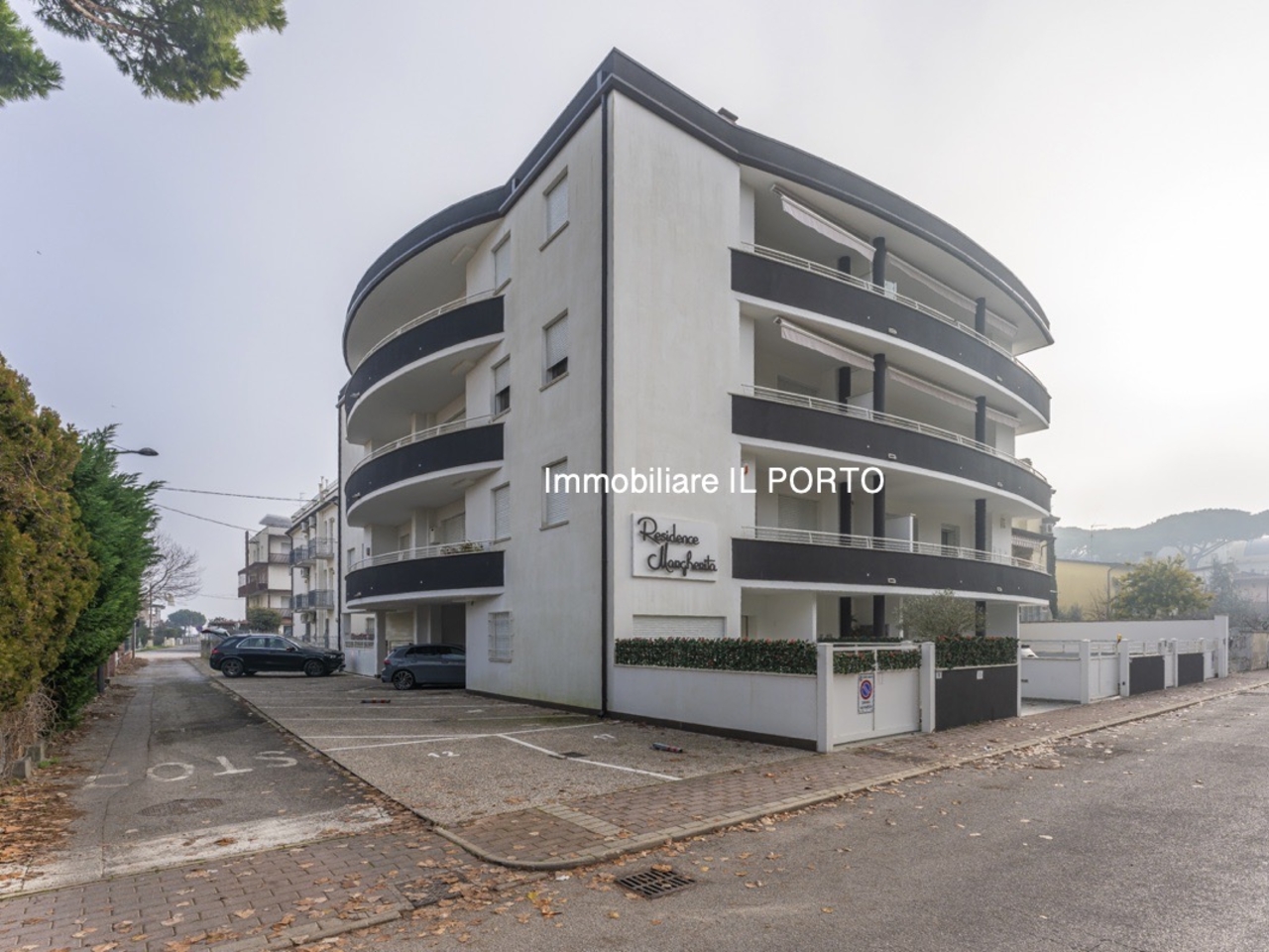 APPARTAMENTO DI RECENTE COSTRUZIONE CON TERRAZZO ABITABILE POSTO AUTO E CANTINA